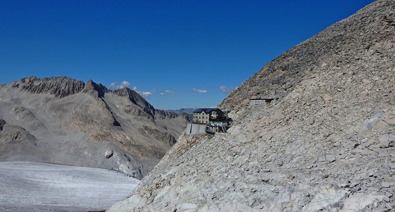 Adamello hiking tour through glaciers and World War trails