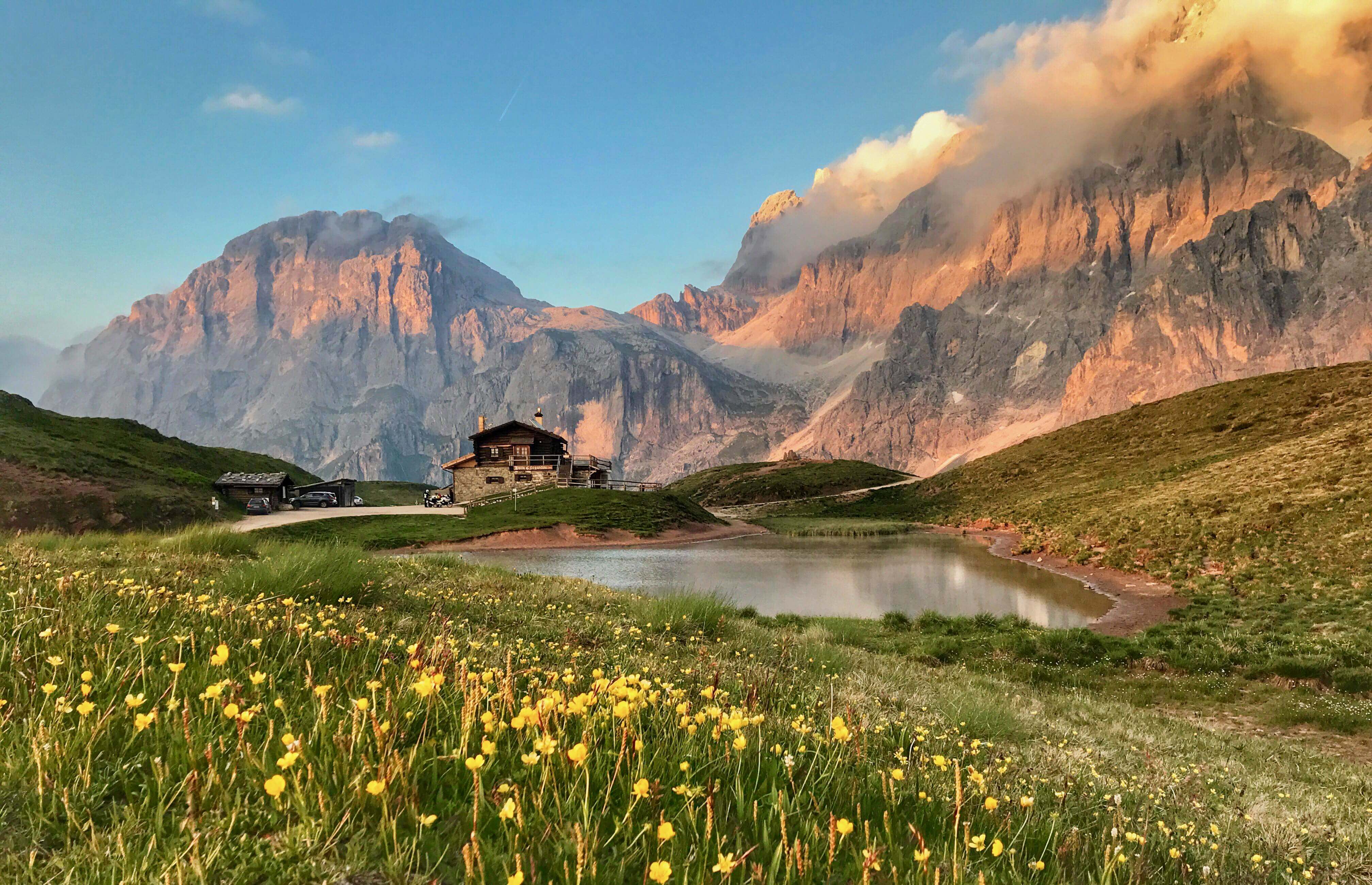 Self-guided hiking tour in the Dolomites